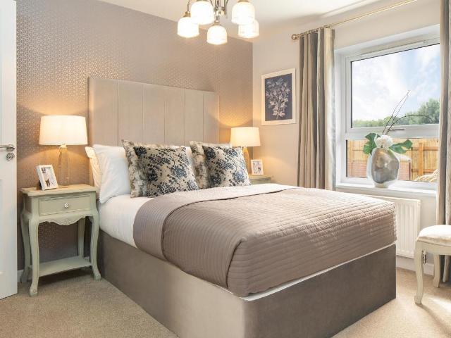 2 bed flat for sale