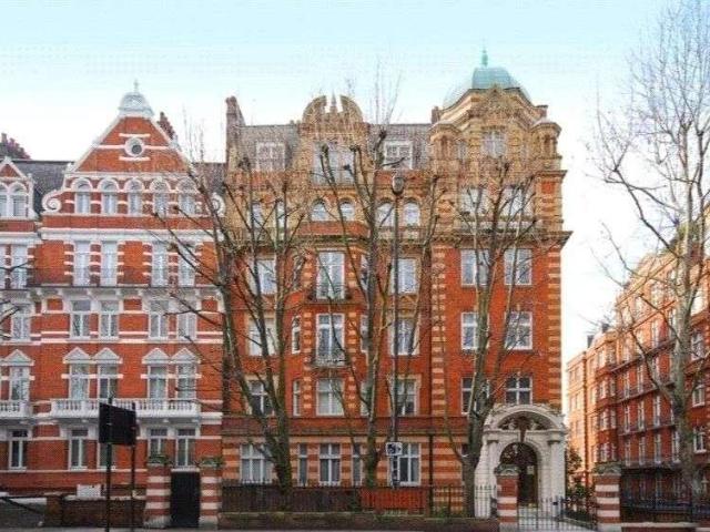 2 bed flat for sale