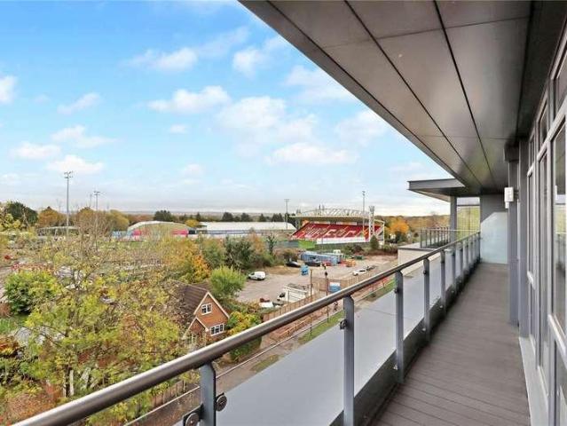 2 bed flat for sale