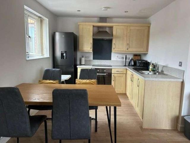 2 bed flat for sale