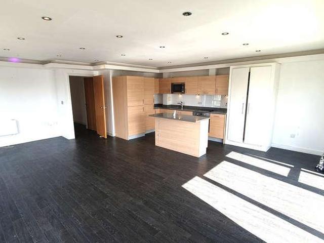 2 bed flat for sale
