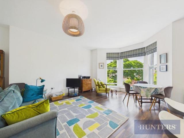 2 bed flat for sale