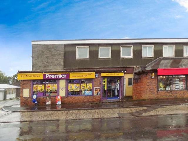 2 bed flat for sale