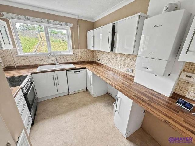 2 bed flat for sale