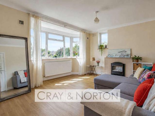 2 bed flat for sale