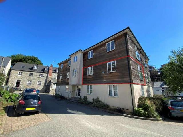 2 bed flat for sale