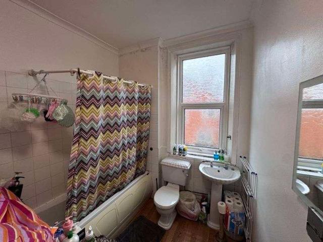 2 bed flat for sale