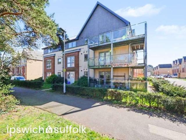 2 bed flat for sale