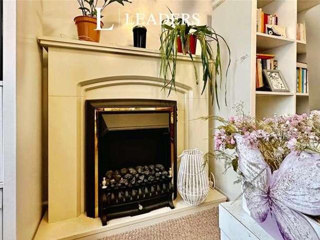 2 bed flat for sale