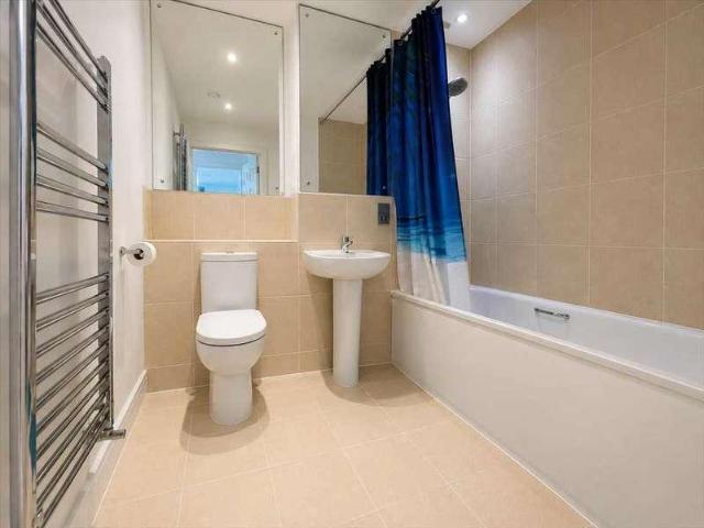 2 bed flat for sale