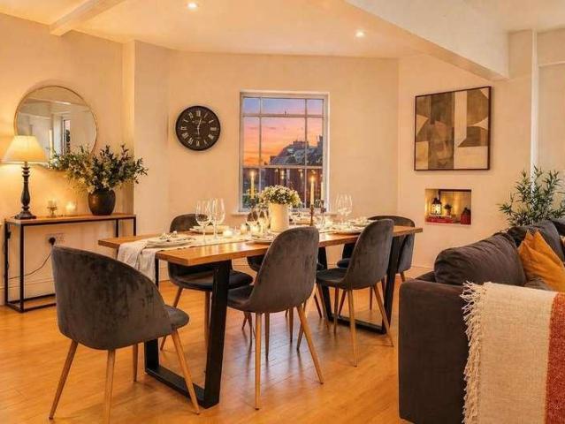 2 bed flat for sale