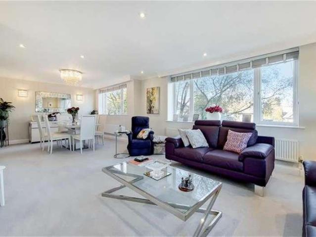 2 bed flat for sale
