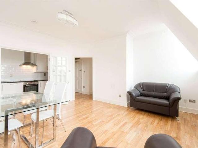 2 bed flat for sale