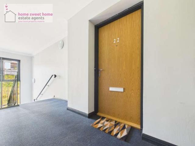 2 bed flat for sale