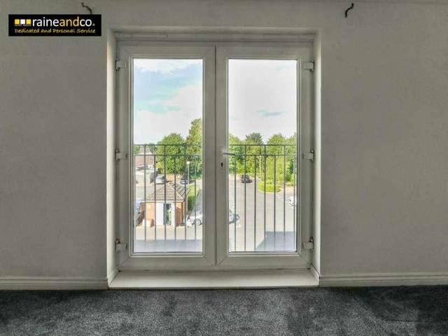 2 bed flat for sale