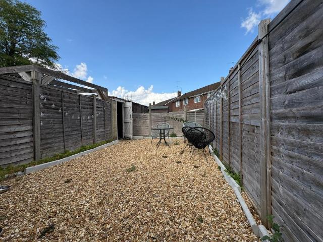 2 bed flat for sale