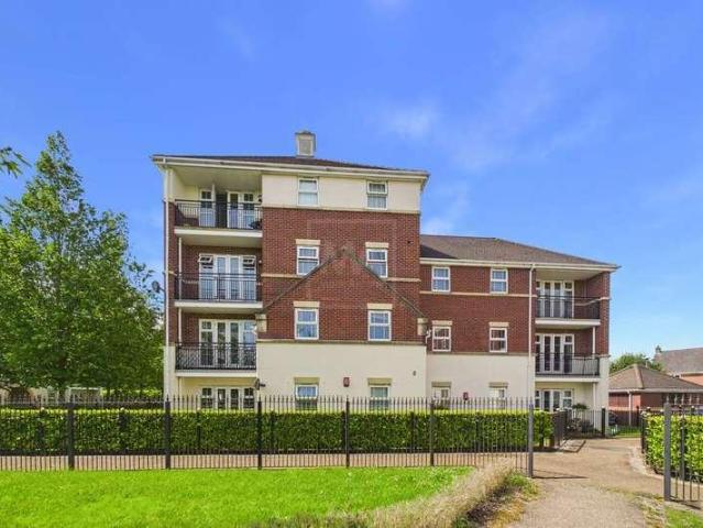 2 bed flat for sale