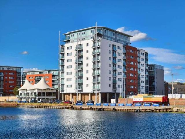 2 bed flat for sale
