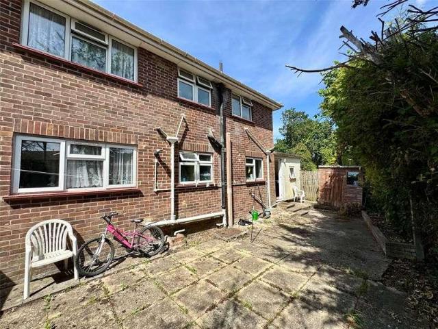 2 bed flat for sale