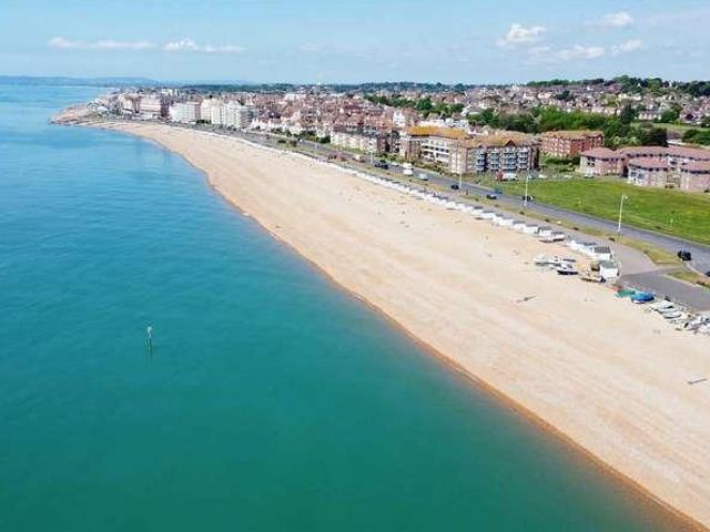2 bed flat for sale