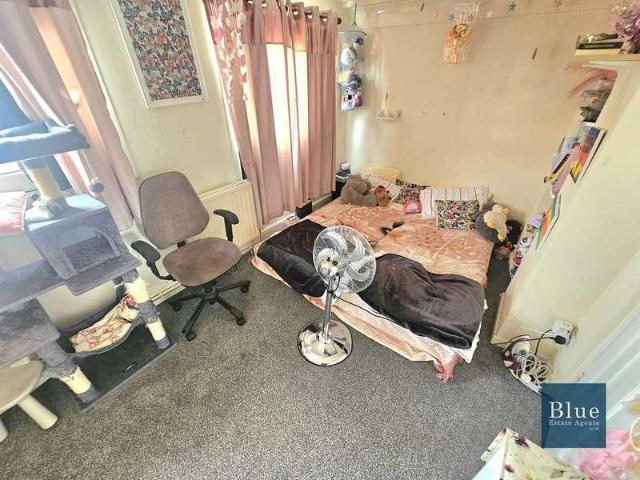 2 bed flat for sale