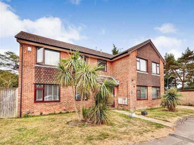 2 bed flat for sale