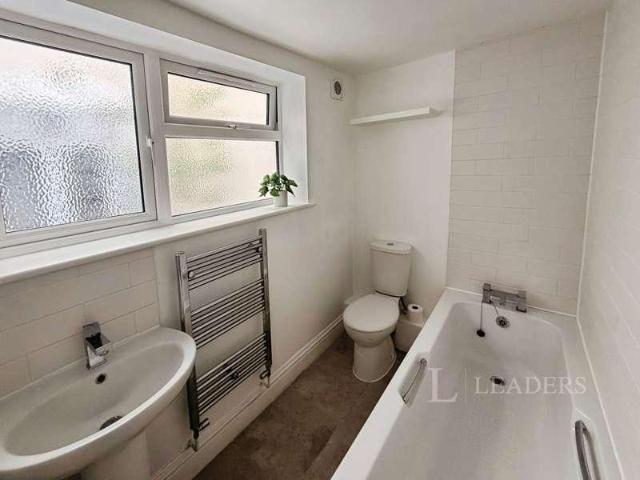 2 bed flat for sale