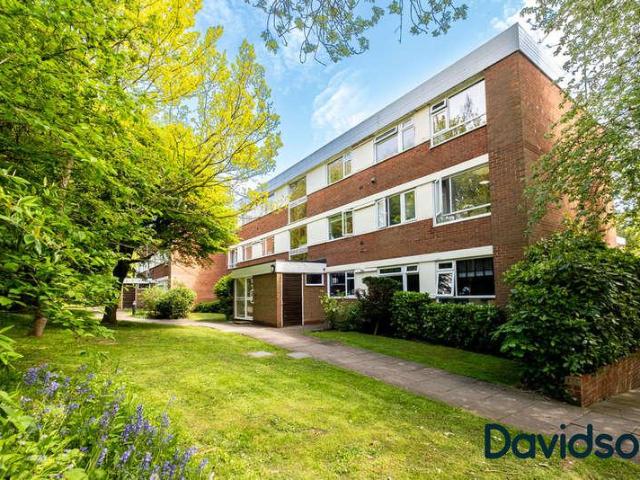 2 bed flat for sale
