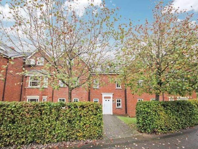 2 bed flat for sale