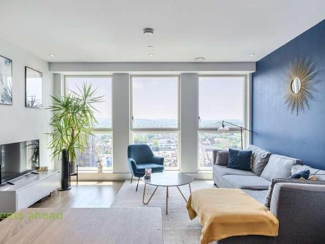 2 bed flat for sale