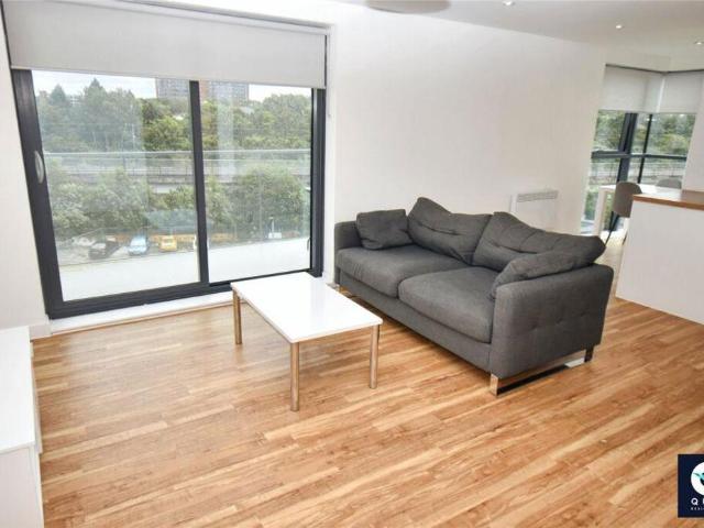 2 bed flat for sale