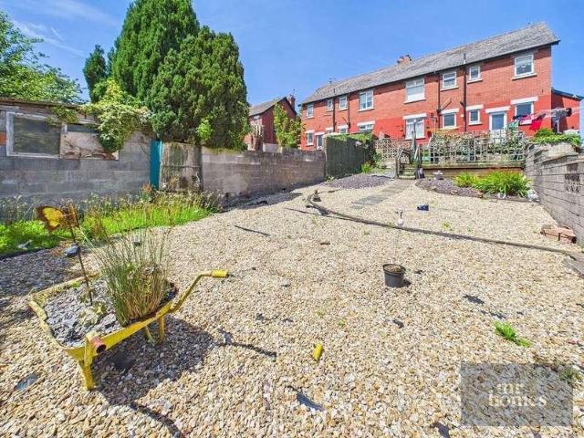 2 bed flat for sale