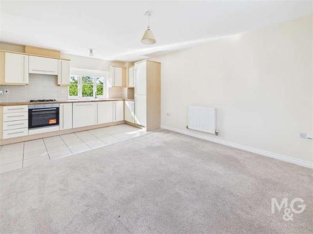 2 bed flat for sale