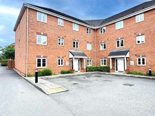 2 bed flat for sale