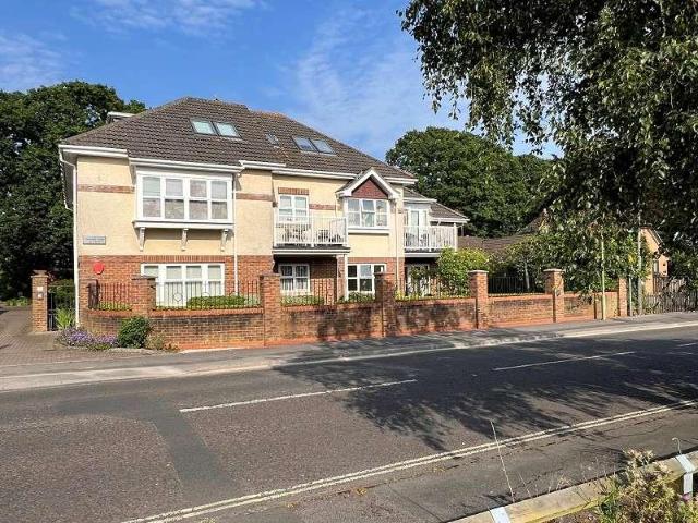 2 bed flat for sale