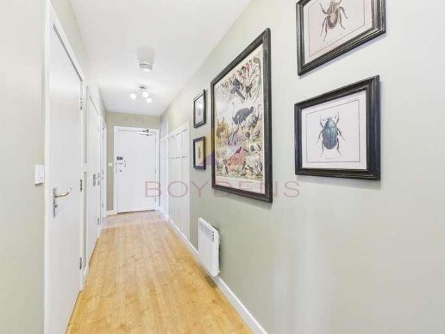 2 bed flat for sale
