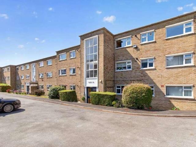 2 bed flat for sale