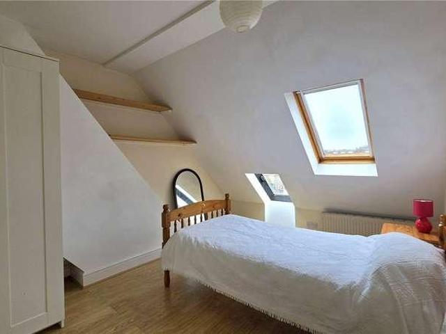 2 bed flat for sale