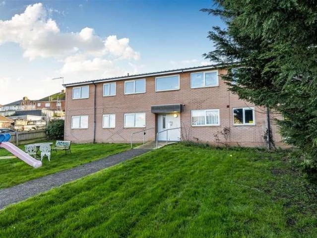 2 bed flat for sale