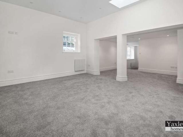 2 bed flat for sale