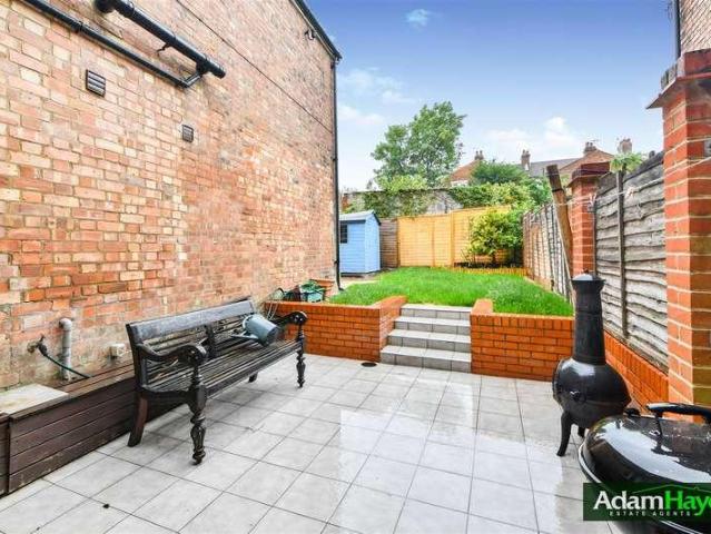 2 bed flat for sale