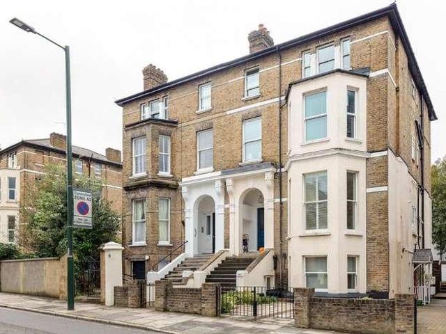 2 bed flat for sale