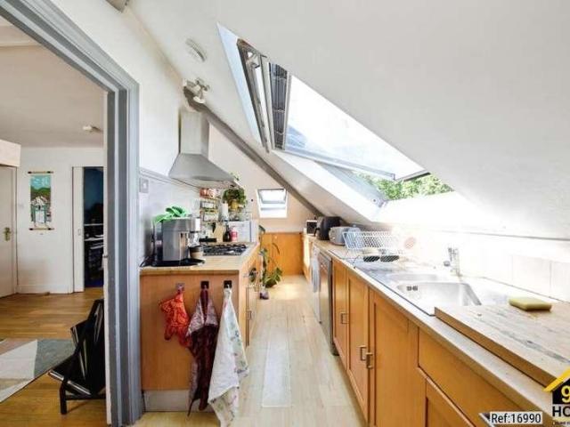 2 bed flat for sale