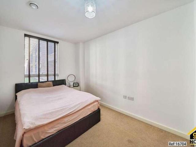 2 bed flat for sale