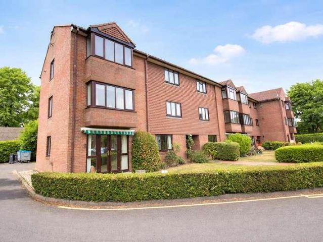 2 bed flat for sale