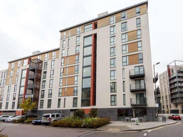 2 bed flat for sale