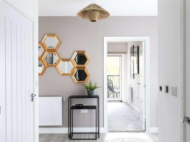 2 bed flat for sale