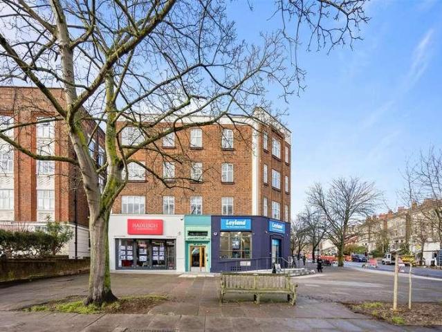 2 bed flat for sale