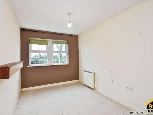 2 bed flat for sale