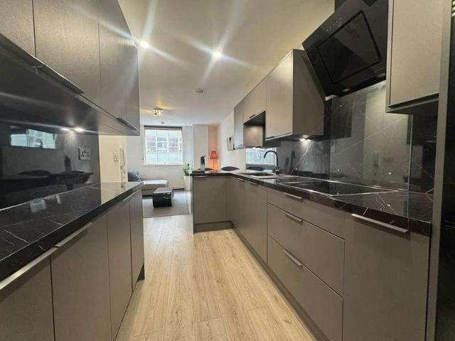 2 bed flat for sale